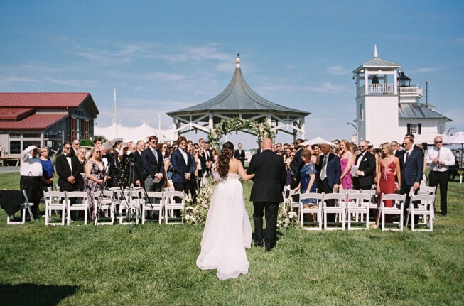 Cattails and Pheasant Feathers Created a Marshy Chic Vibe at This ...