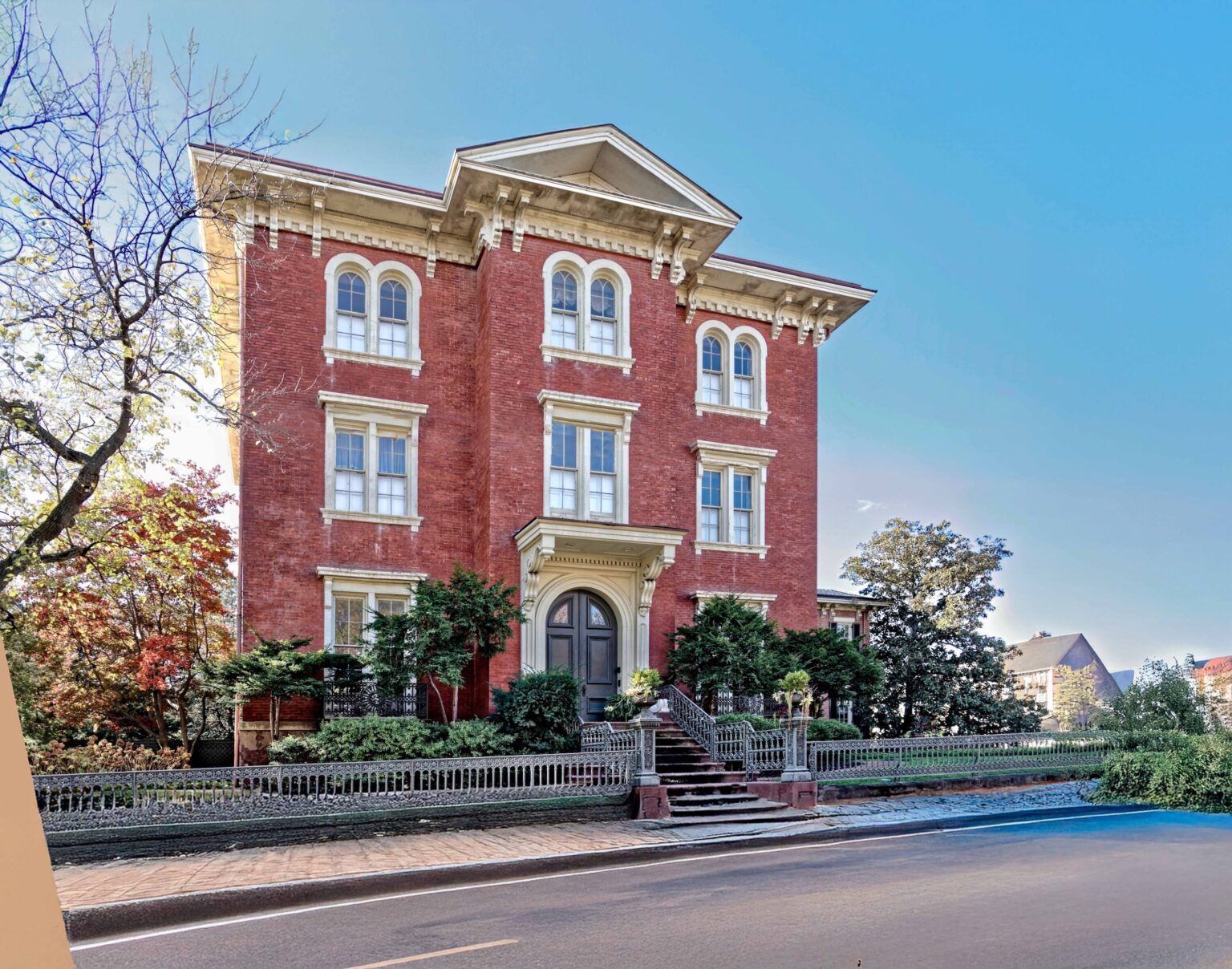 This House in Old Town Alexandria Sold for a Record-Breaking $7.1 ...