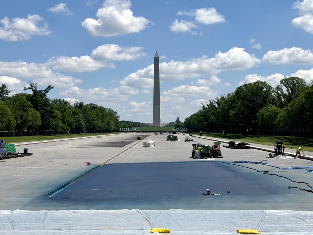 Will Trump Really Turn the Reflecting Pool Blue in Two Weeks ...